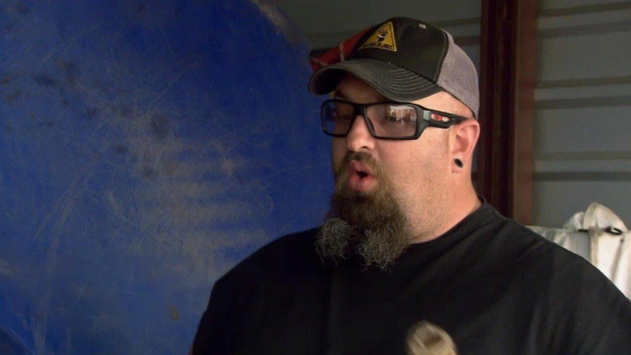 Watch Auction Hunters: S4E24 - Big Sis Ducks Out on Philo (Free Trial)