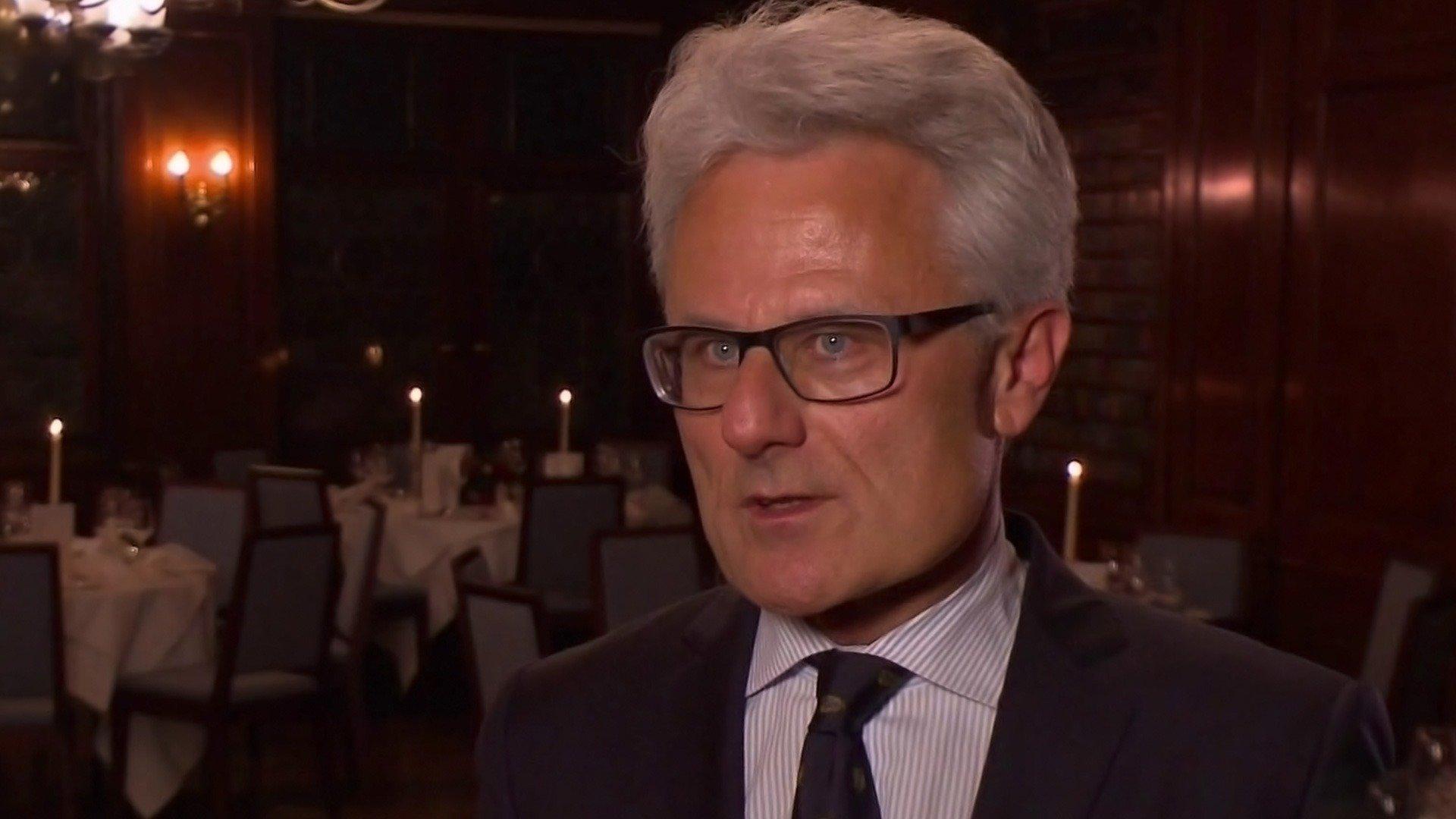 Watch Bizarre Foods: Delicious Destinations: S1E12 - Zurich on Philo ...