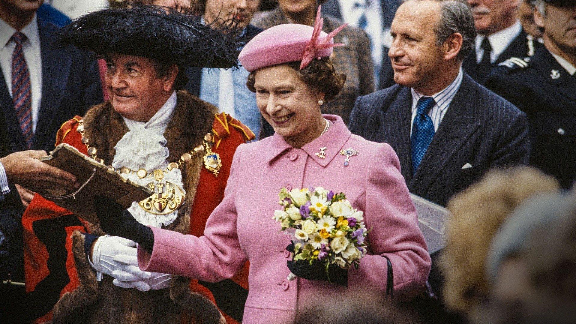 Watch Elizabeth: S1E2 - Pomp and Circumstance on Philo (Free Trial)