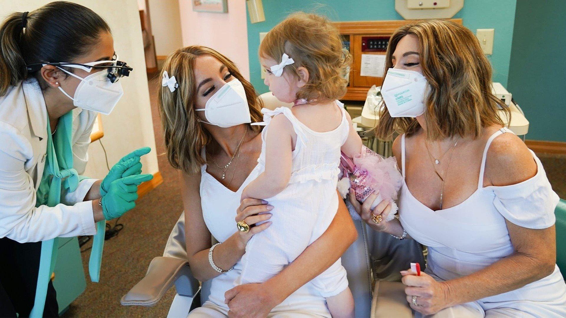 Watch sMothered: S3E8 - Mom in the Middle on Philo (Free Trial)