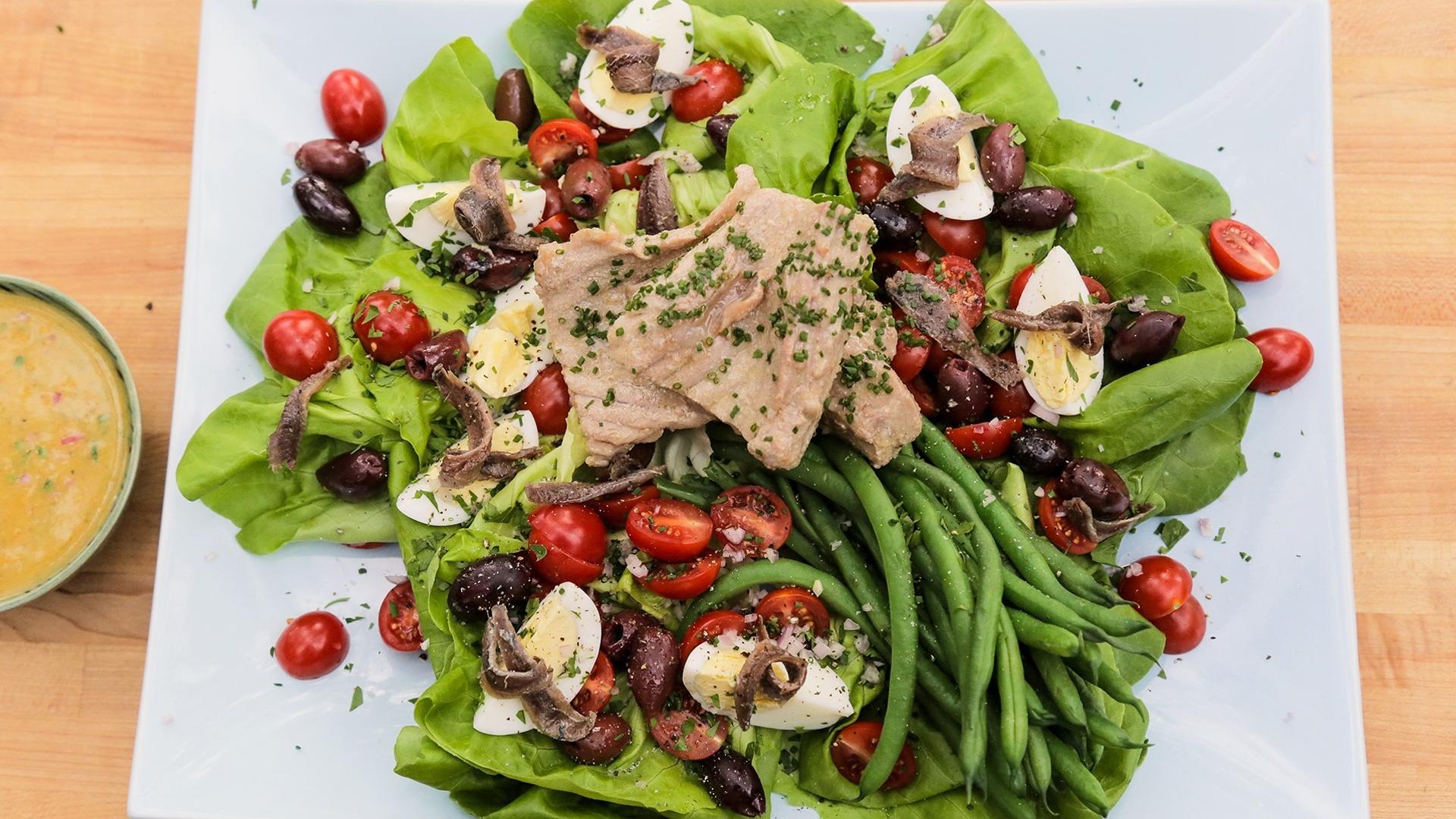 Watch Andrew Zimmern's Wild Game Kitchen: S3E9 - Tuna 101: Grilled ...