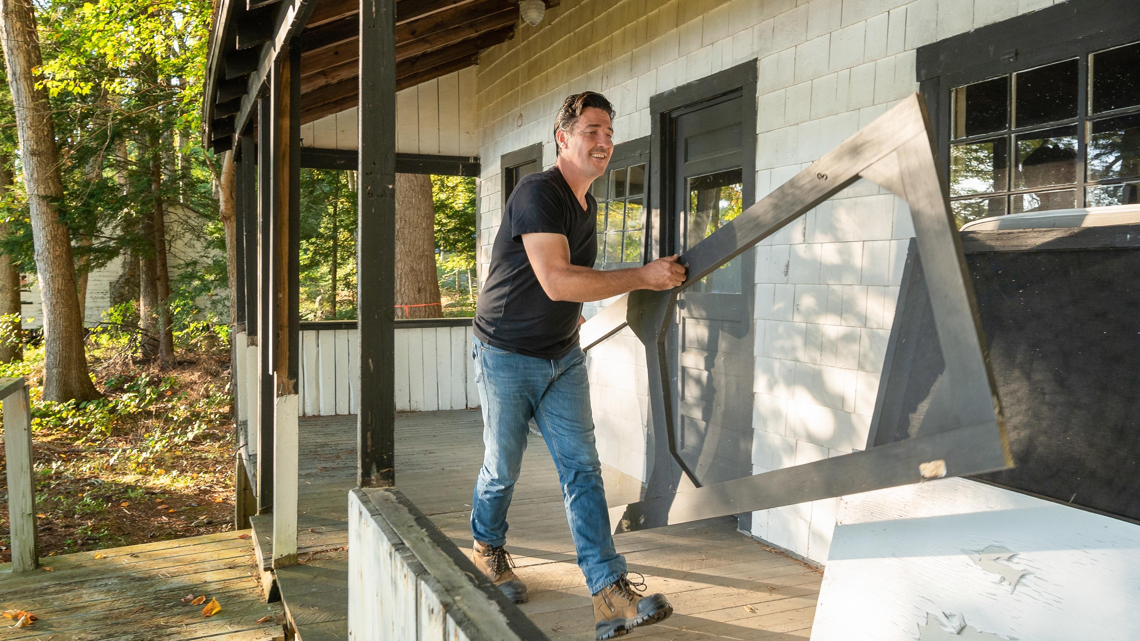 Watch Farmhouse Fixer: Camp Revamp: S1E3 - Killing Me Softly on Philo ...