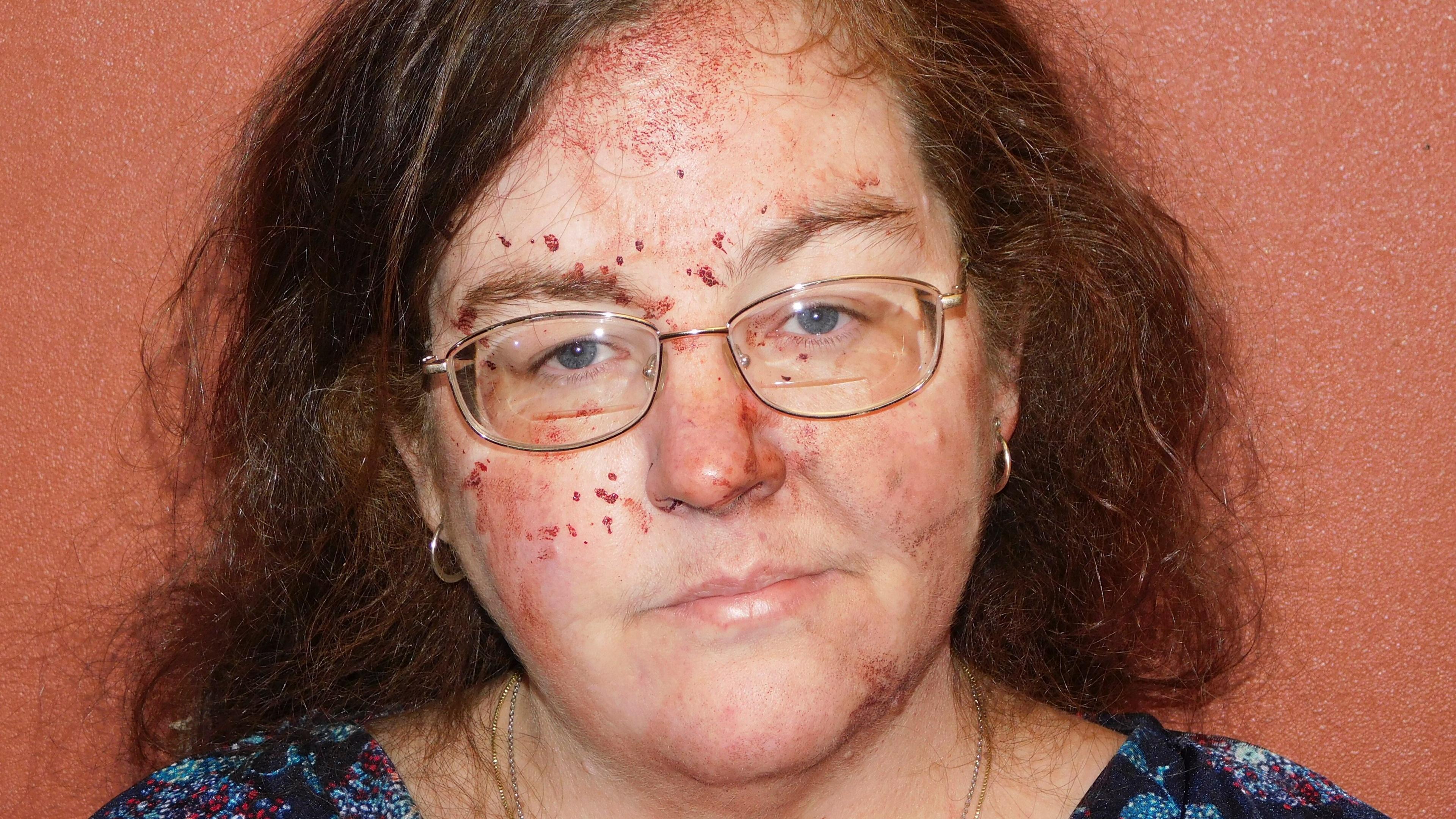 Watch Evil Lives Here: S17E4 - Mom Lured Me Into a Trap on Philo (Free ...