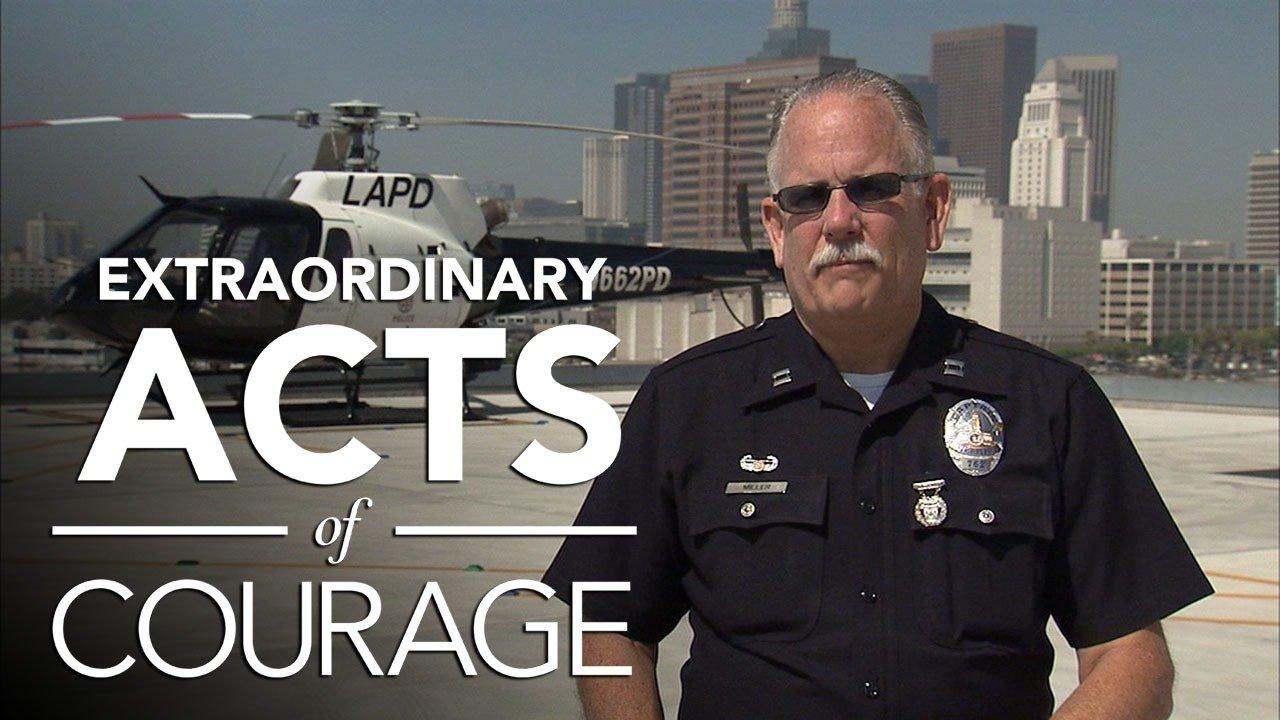 Watch Extraordinary Acts of Courage: S1E1 - Bank Robbery, Flood & Fire ...